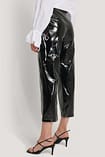High Waisted Patent Pants Schwarz | NA-KD
