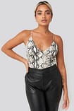 Cross Back Detail Singlet Grau | NA-KD
