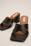 Crossed Snake Look Mules Black | NA-KD