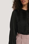 Plissierte Bluse Schwarz | NA-KD