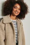 Short Fluffy Teddy Jacket Beige | NA-KD