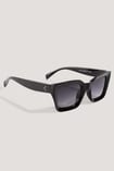 Square Frame Sunglasses Black | NA-KD