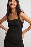 Round Neck Tight Top Black | NA-KD