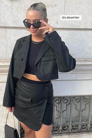 Cropped Pocket Detail PU Blazer Black | NA-KD