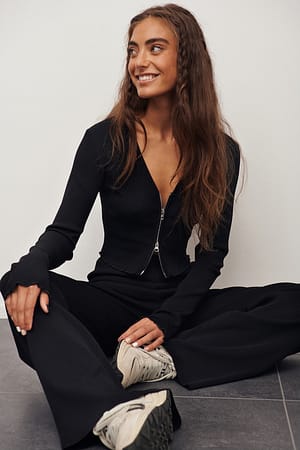 Front Zip Ribbed Top Black | NA-KD