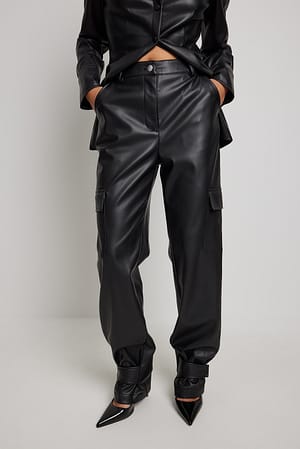 Button Detailed Cargo Pants Black | NA-KD
