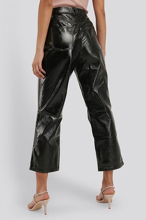 Cropped Patent Pants Schwarz | NA-KD
