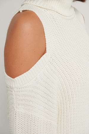 Cut Out High Neck Knitted Sweater Offwhite | NA-KD