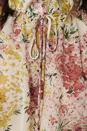 High Frill Neck Dress Flower | NA-KD