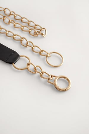 Layered Chain Detail Belt Schwarz | NA-KD