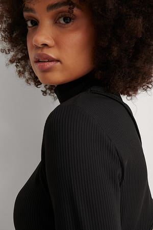 Open Back Highneck Dress Black | NA-KD