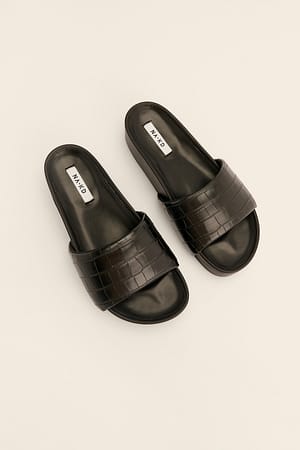 Padded Strap Pool Sliders Black | NA-KD