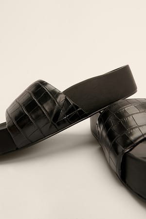 Padded Strap Pool Sliders Black | NA-KD
