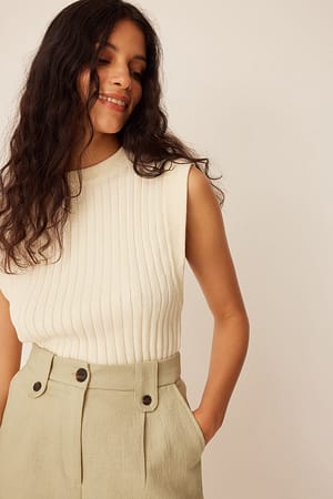 Ribbed Knitted Vest Offwhite | NA-KD