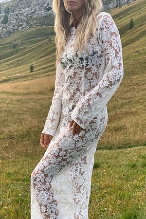 Sheer Boatneck Long Lace Dress White Na Kd