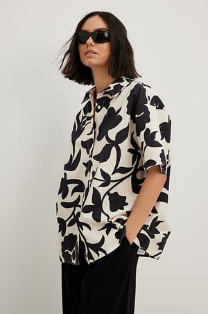 Short Sleeve Printed Cotton Shirt Flower | NA-KD