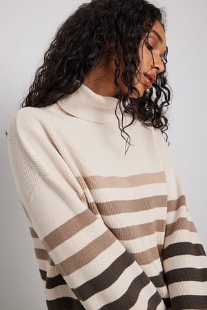 Gestreifter Oversized-Pullover Beige | NA-KD
