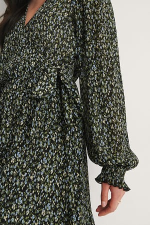 Structured Overlap V-Neck Dress Flower | NA-KD