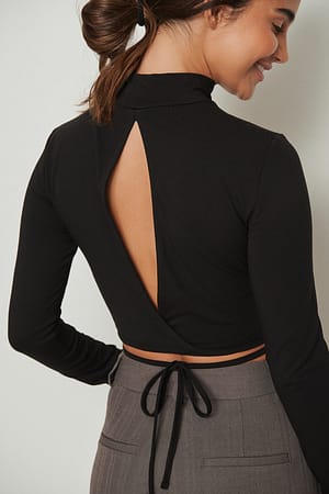 High Neck Twist Strap Top Black | NA-KD