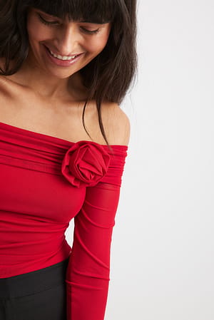 Off Shoulder Rose Top Red | NA-KD