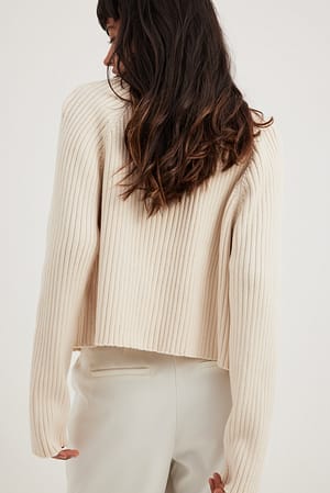 Ribbed V-Neck Knitted Cardigan Offwhite | NA-KD