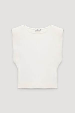 Sharp Shoulder Top White | NA-KD