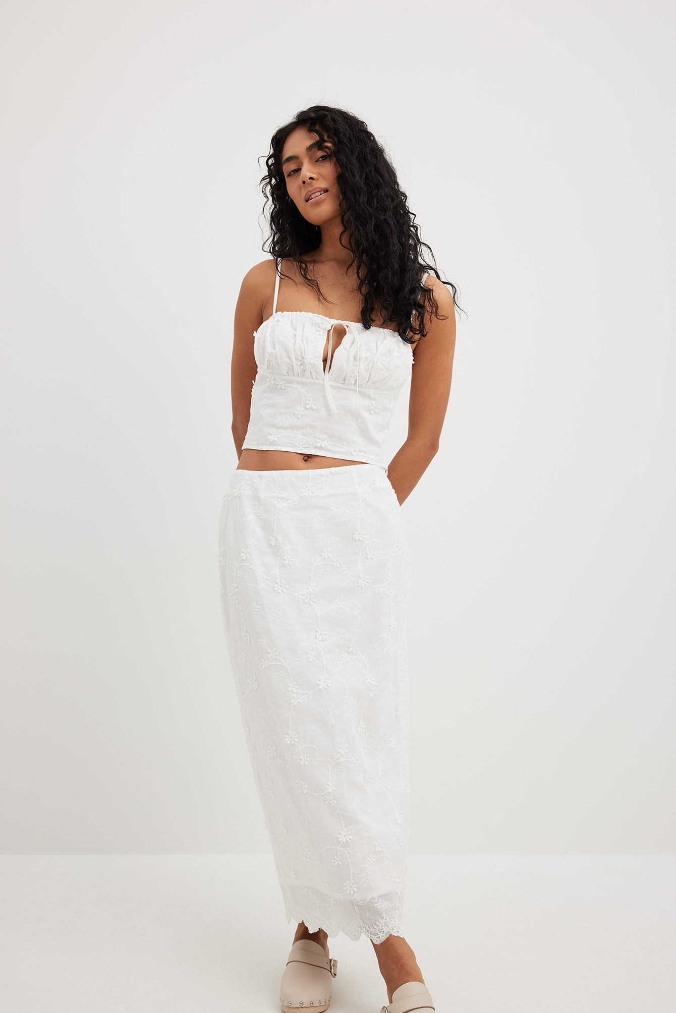 Anglaise Tie Front Singlet White | NA-KD