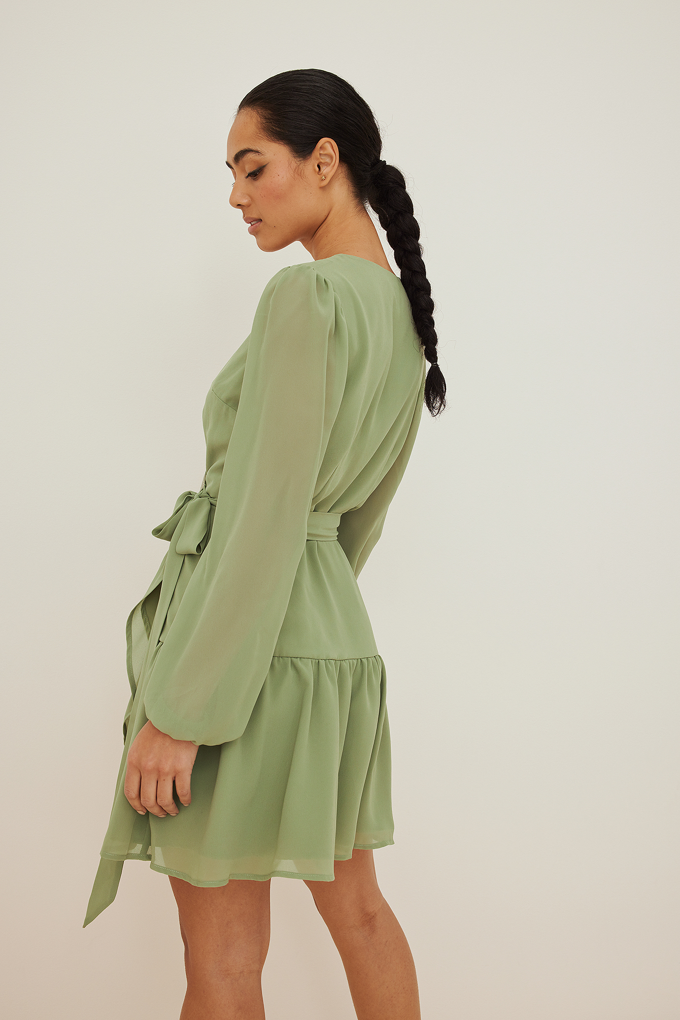 Recycled Overlap V-neck Flounce Dress Green | na-kd.com