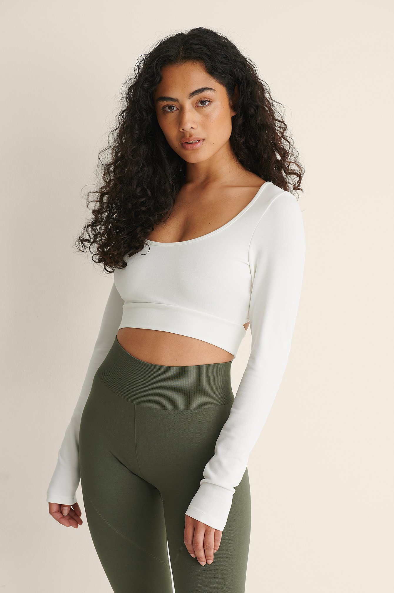 Open Back Cross Detail Top Offwhite | NA-KD