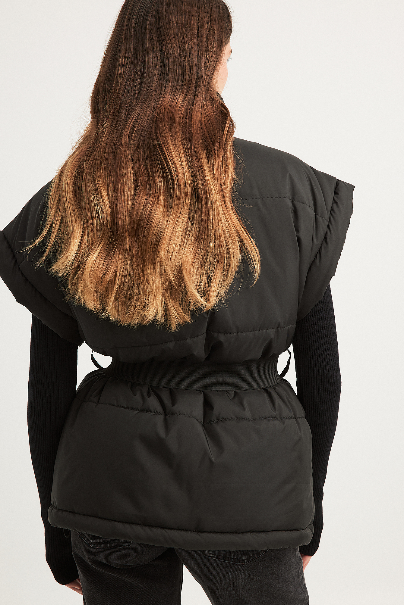 Belted Padded Vest Black | NA-KD