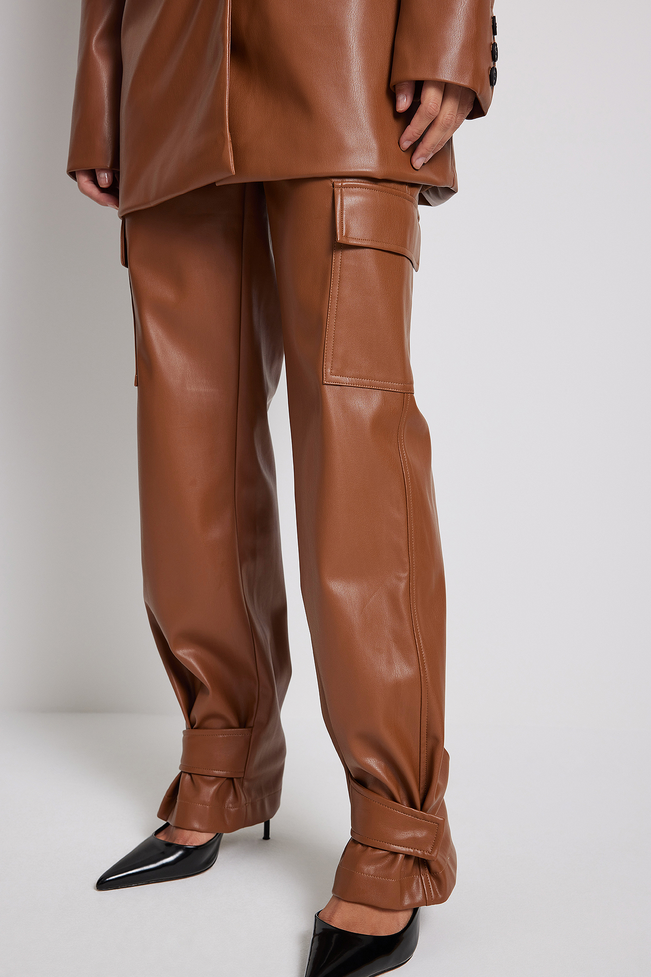Button Detailed Cargo Pants Brown | na-kd.com