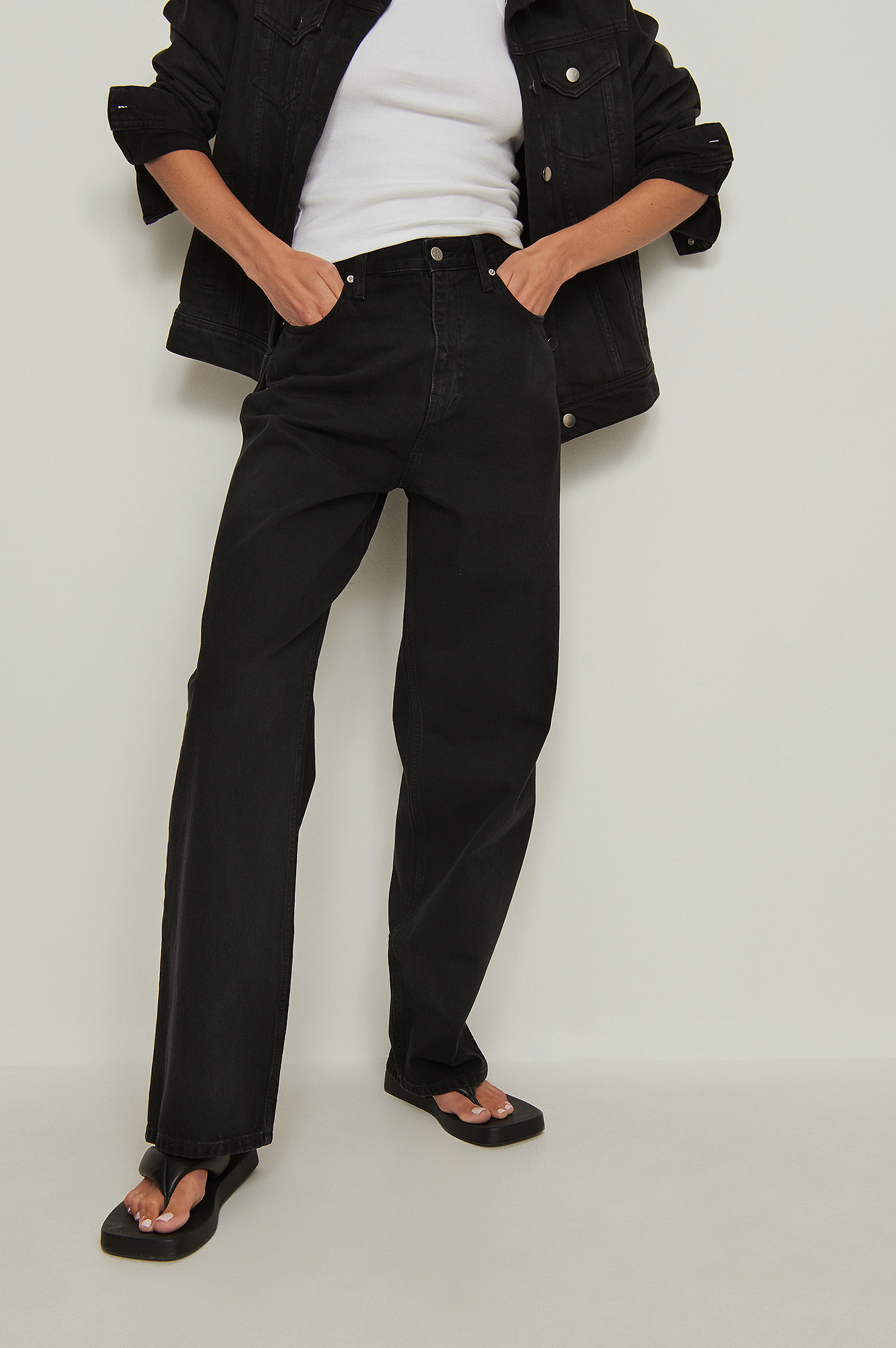 High Rise Relaxed Jeans Black | na-kd.com