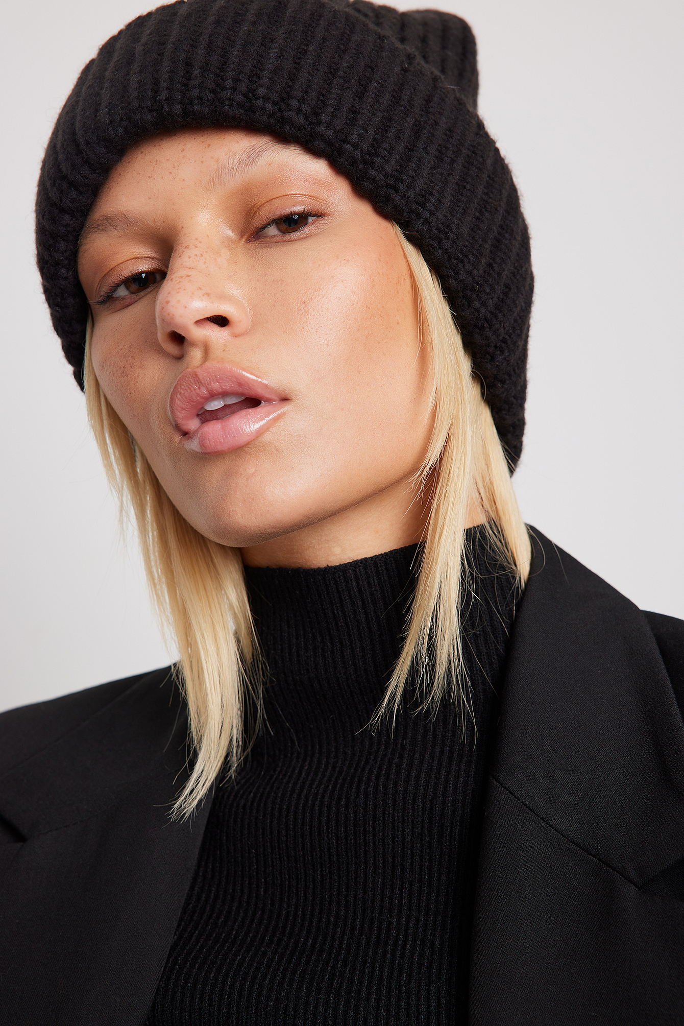 Chunky Knitted Soft Beanie Black | NA-KD