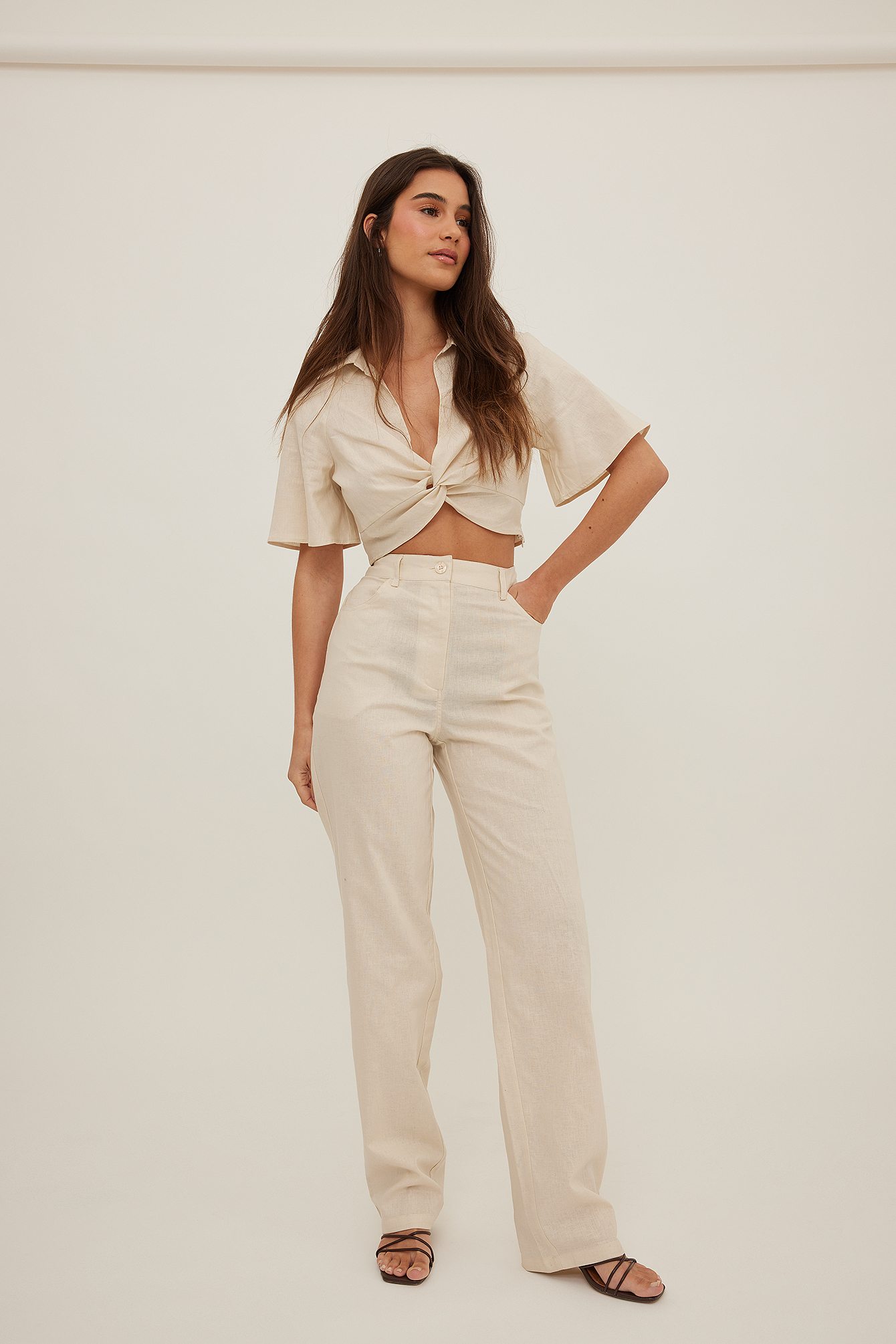 Cropped Twisted Linen Blend Shirt Beige | na-kd.com