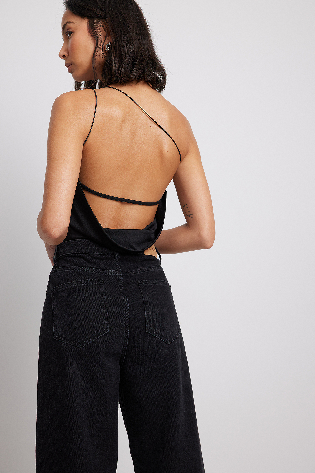 Top mit tiefem Rücken Schwarz | na-kd.com