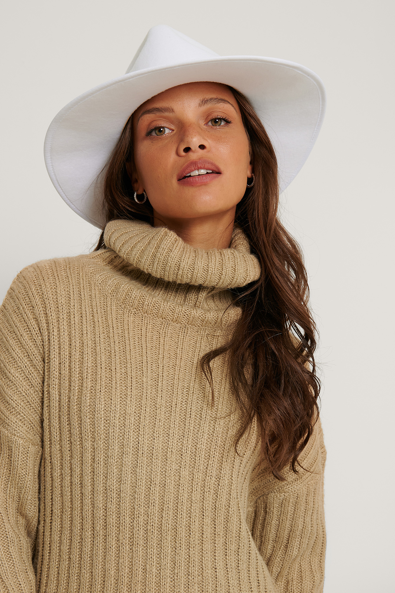 Hat White | NA-KD