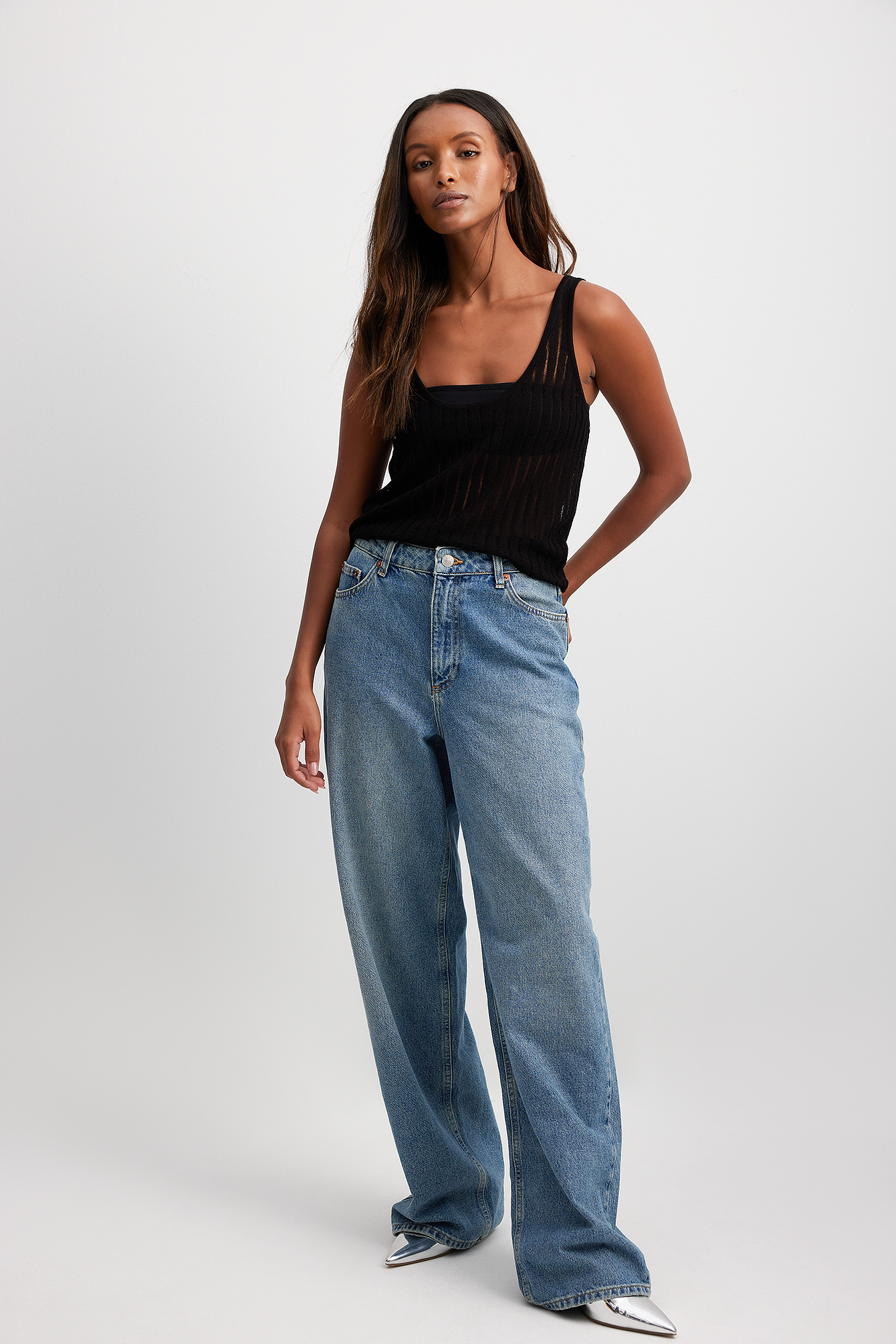 Fine Knitted Distressed Top Black | NA-KD