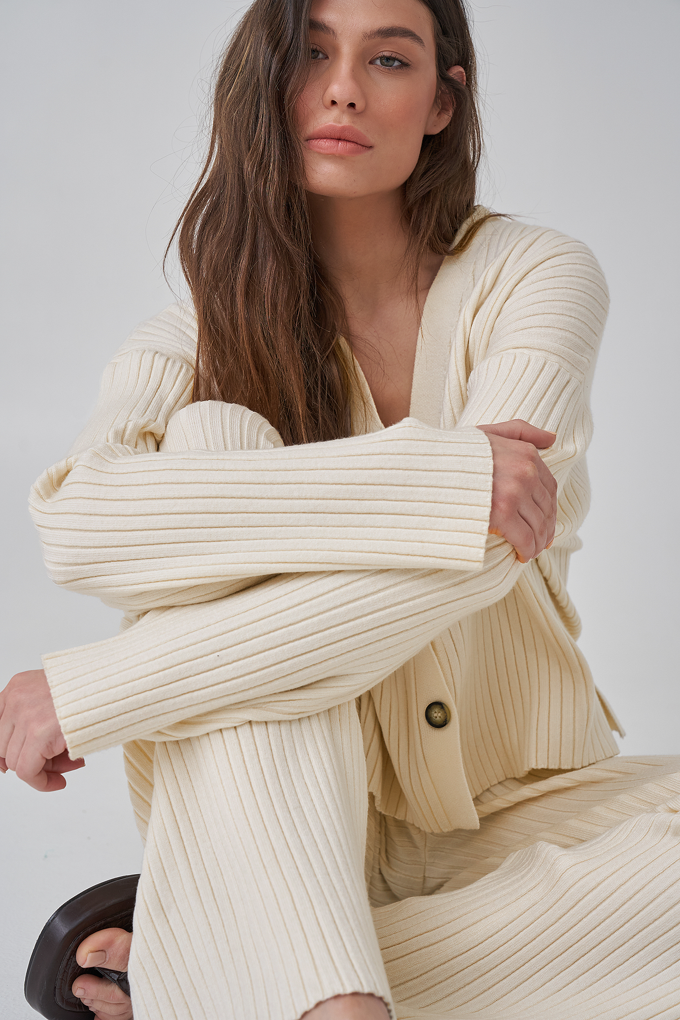 Dropped Shoulder Ribbed Cardigan Offwhite | NA-KD