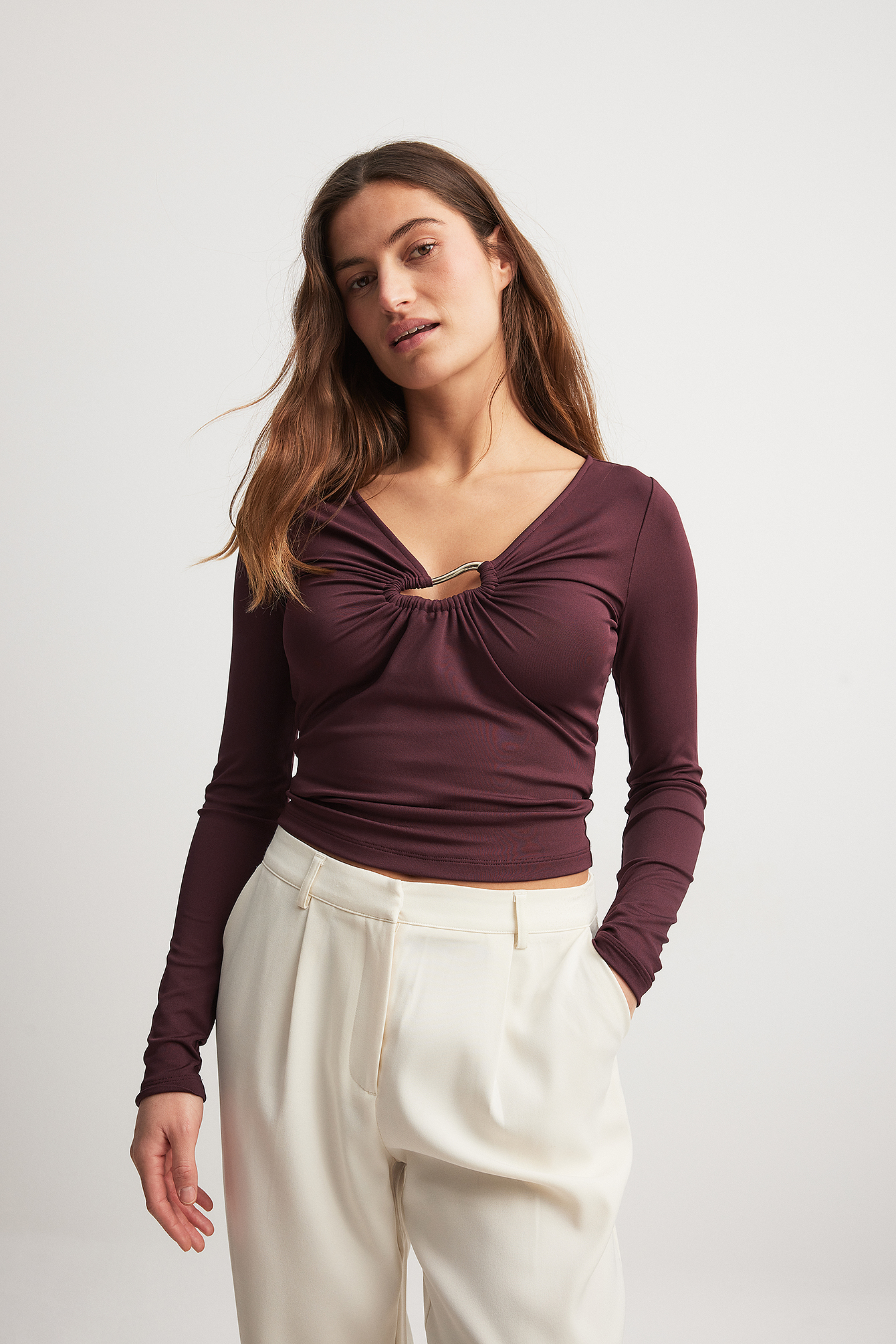 Long Sleeve Buckle Top Burgundy | NA-KD