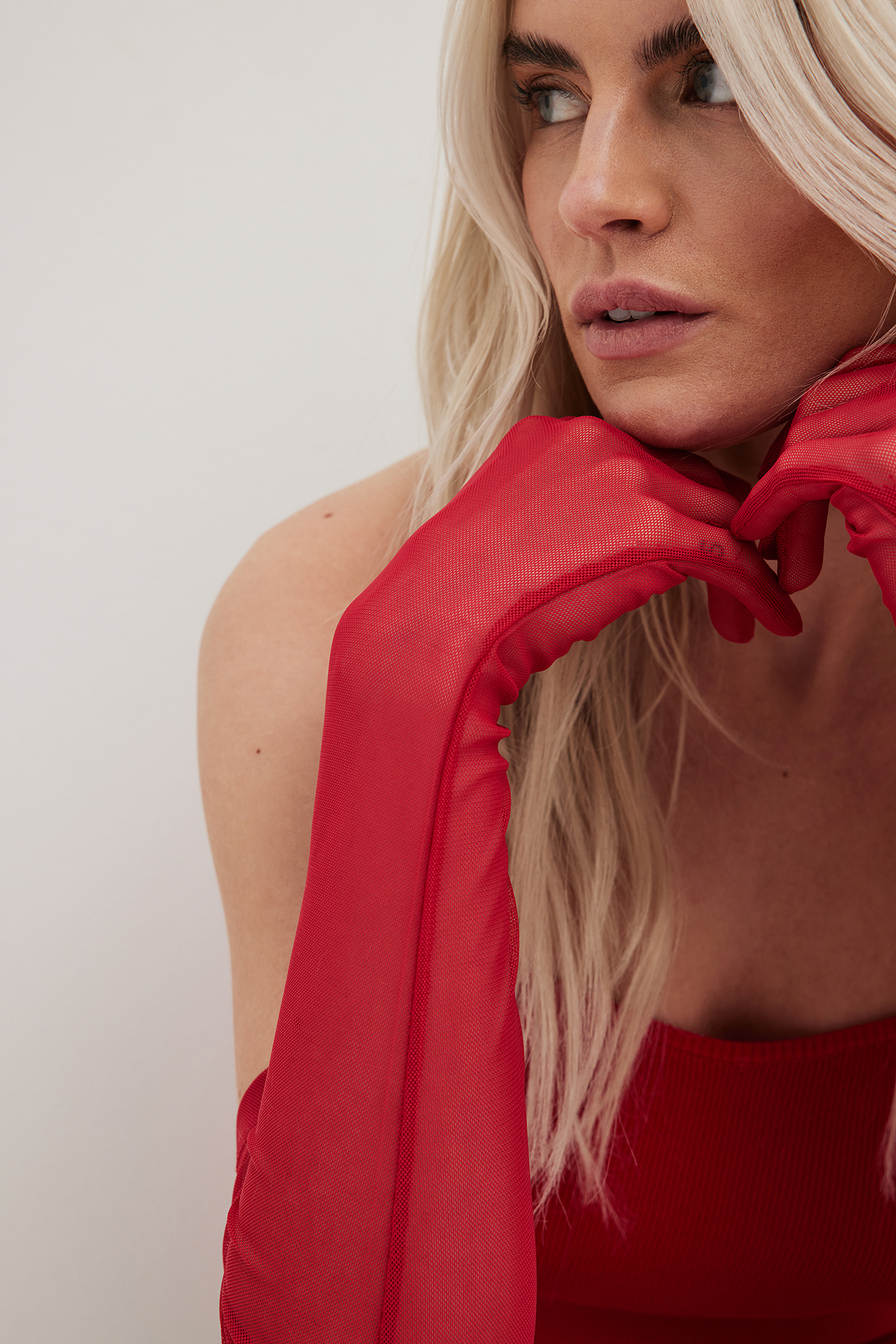 Mesh Gloves Red | NA-KD