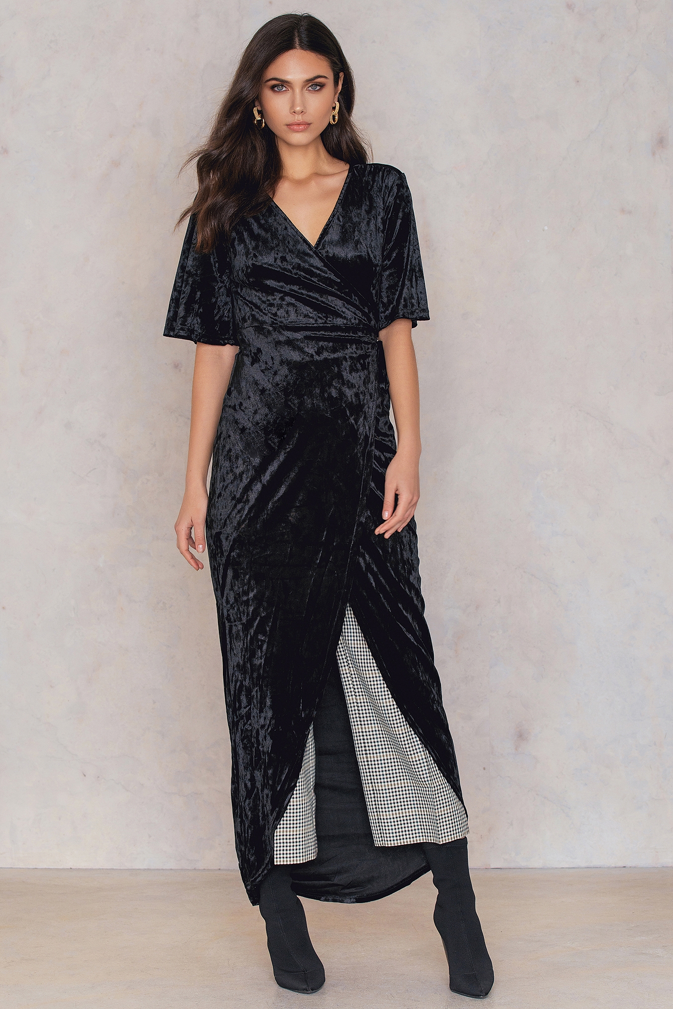 Ilene Velvet Dress Schwarz | NA-KD