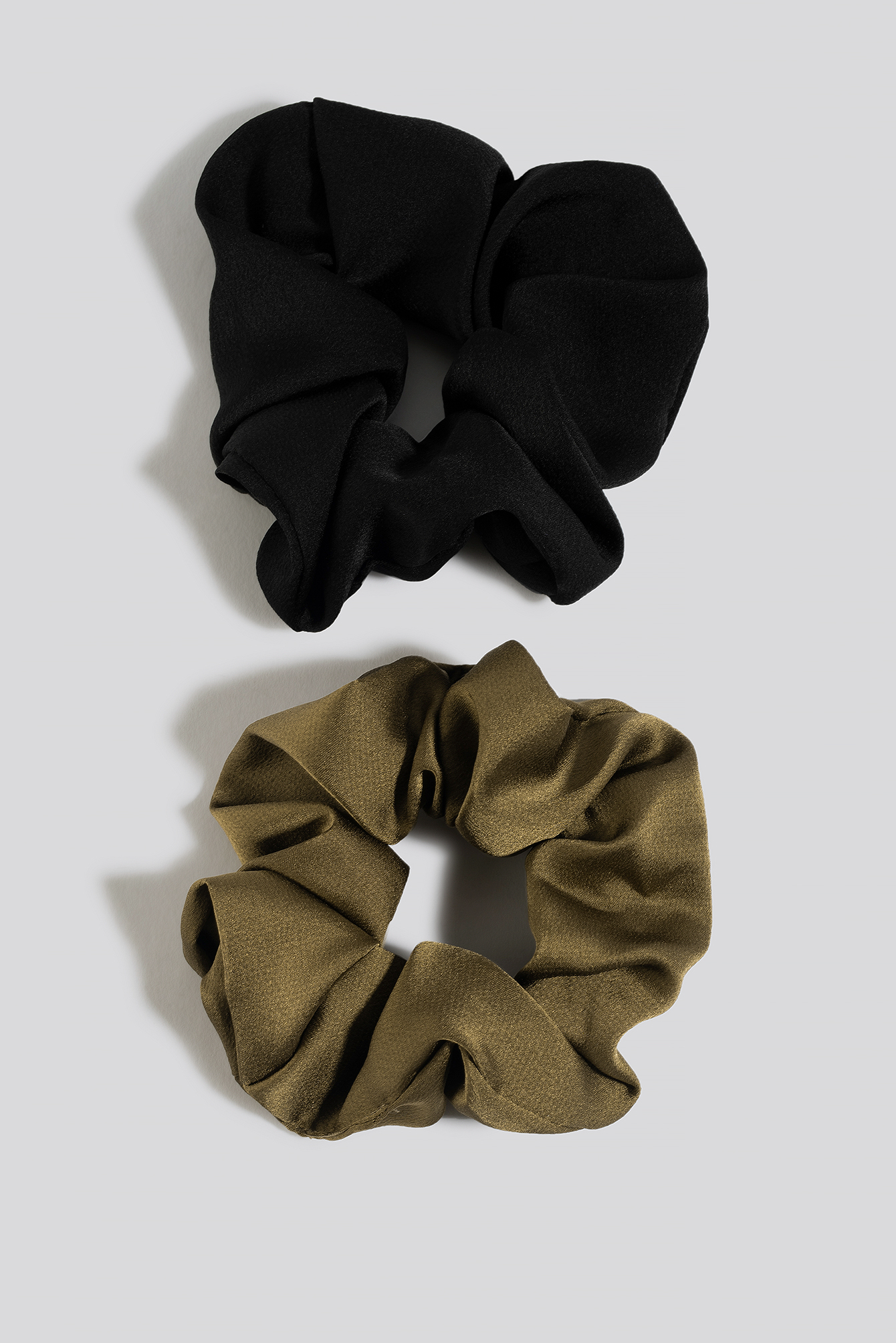 2-Pack Shiny Scrunchies Svart | NA-KD