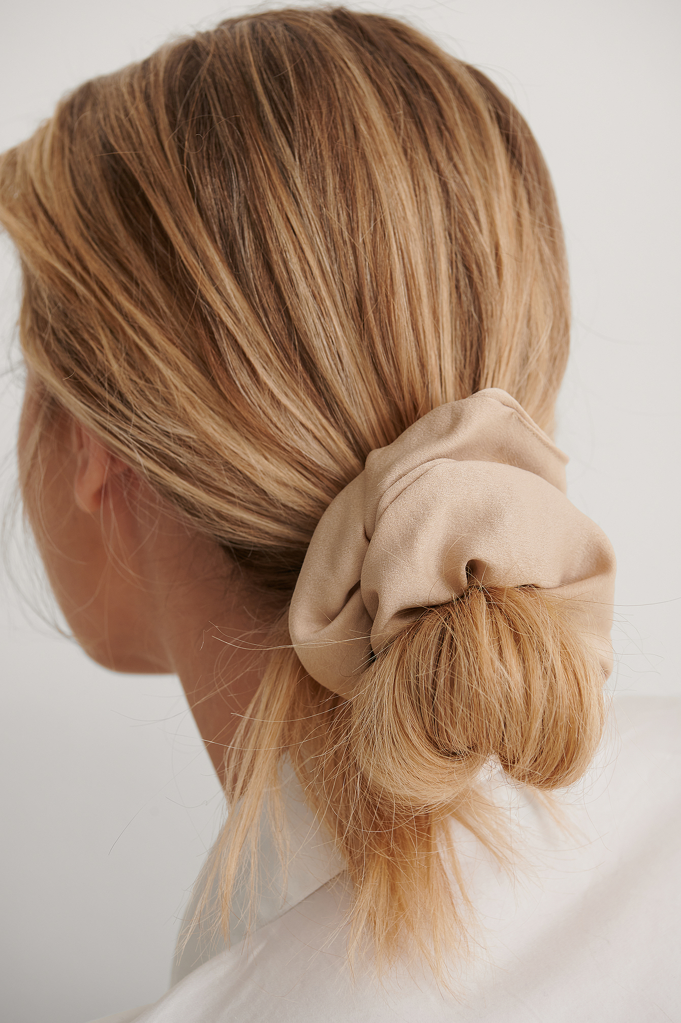 3-Pack Big Satin Scrunchies Beige | NA-KD