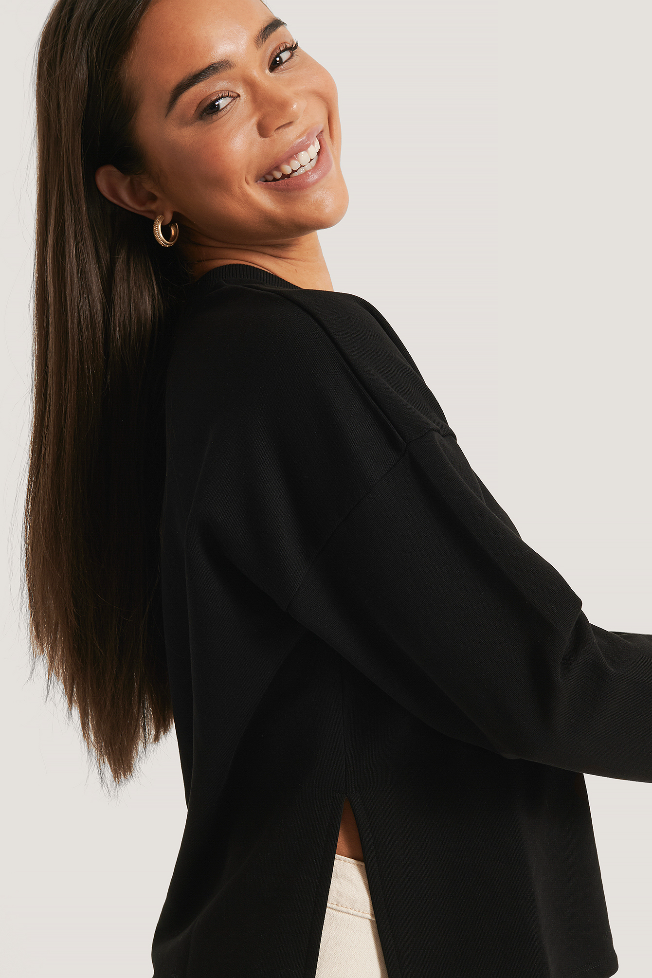 Basic Wide Side Slit Sweater Black | NA-KD