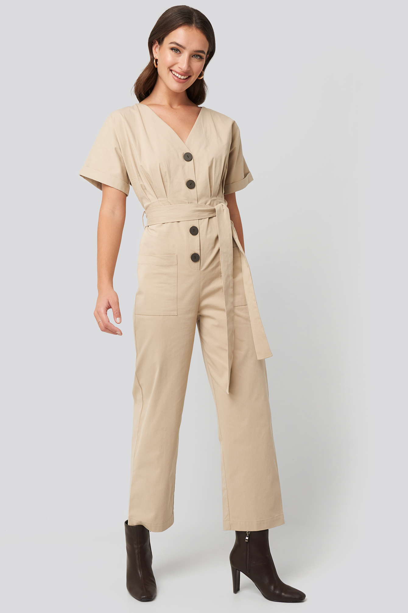 Belted Button Up Jumpsuit Beige | NA-KD