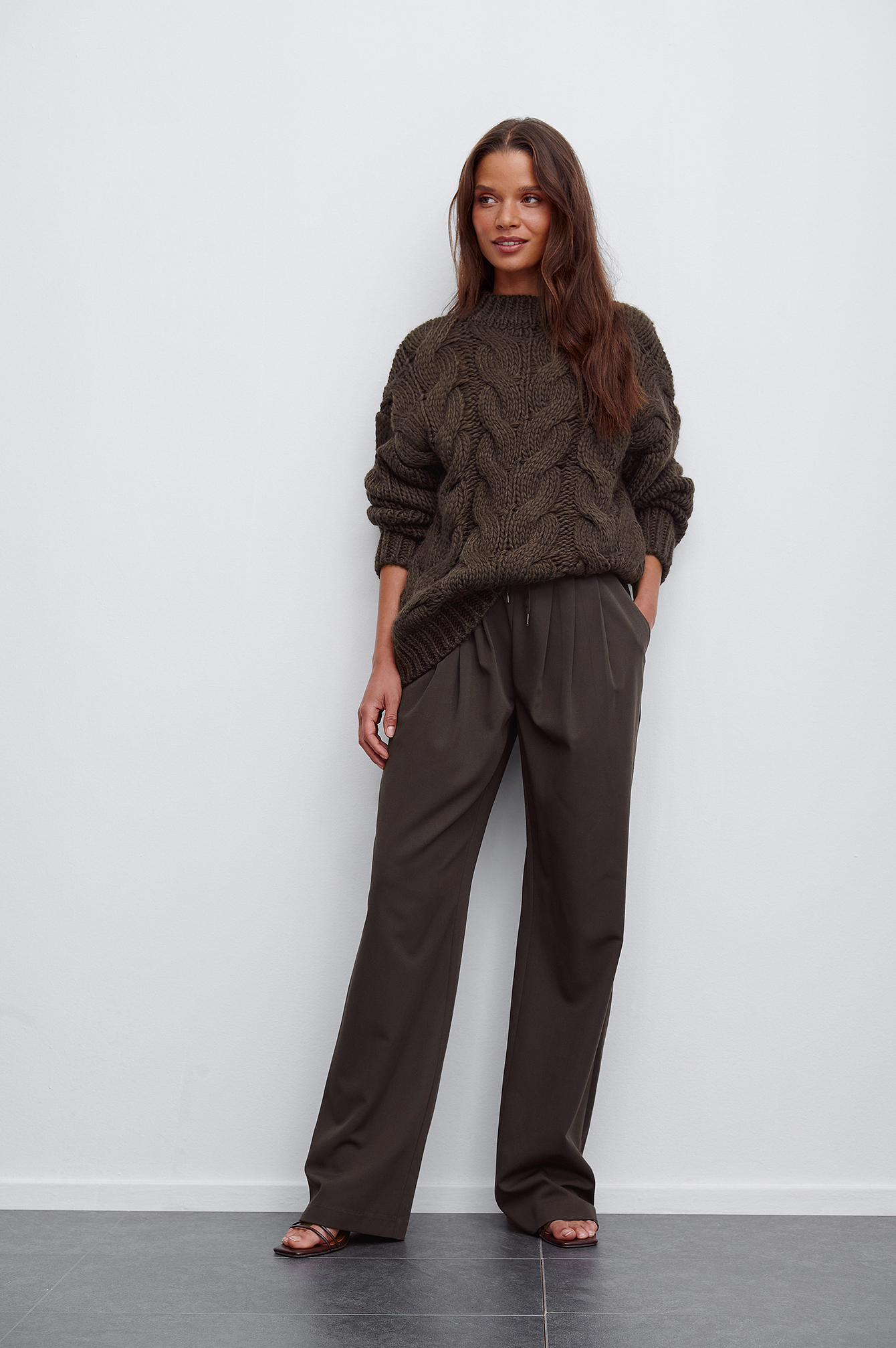 Strickpullover mit Zopfmuster Braun | na-kd.com