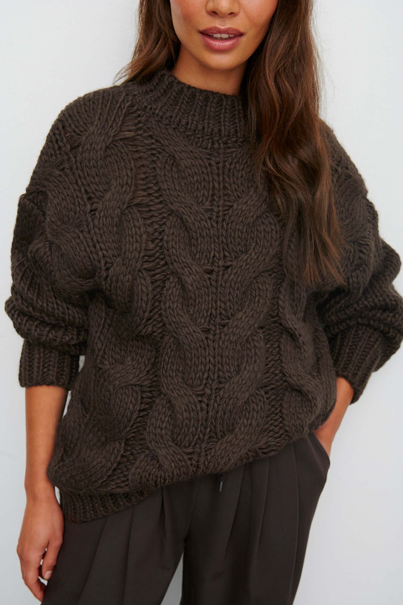 Strickpullover mit Zopfmuster Braun | na-kd.com