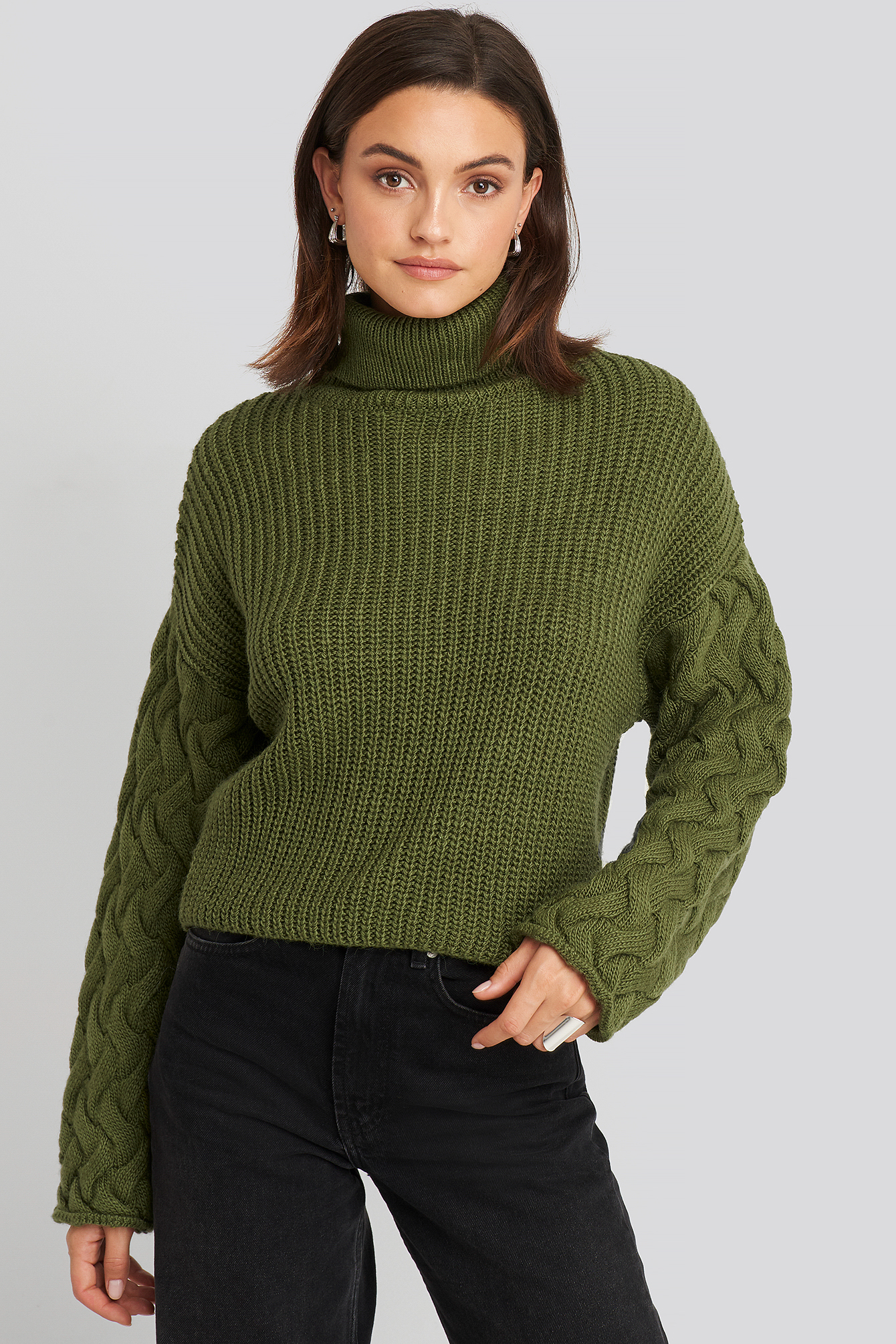 Cable Sleeve High Neck Sweater Grün | NA-KD