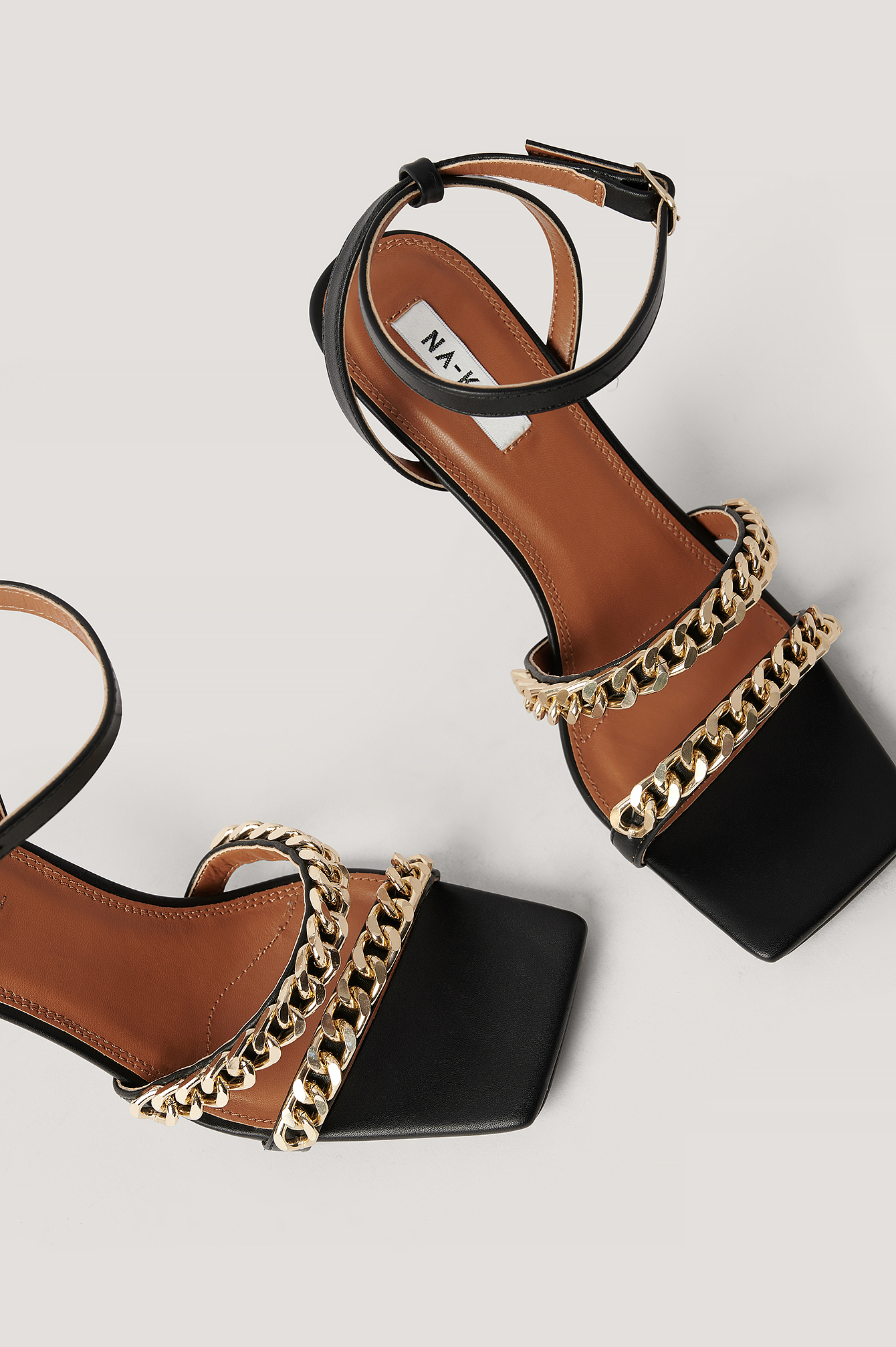 Chunky Chain Strappy Heels Black | na-kd.com