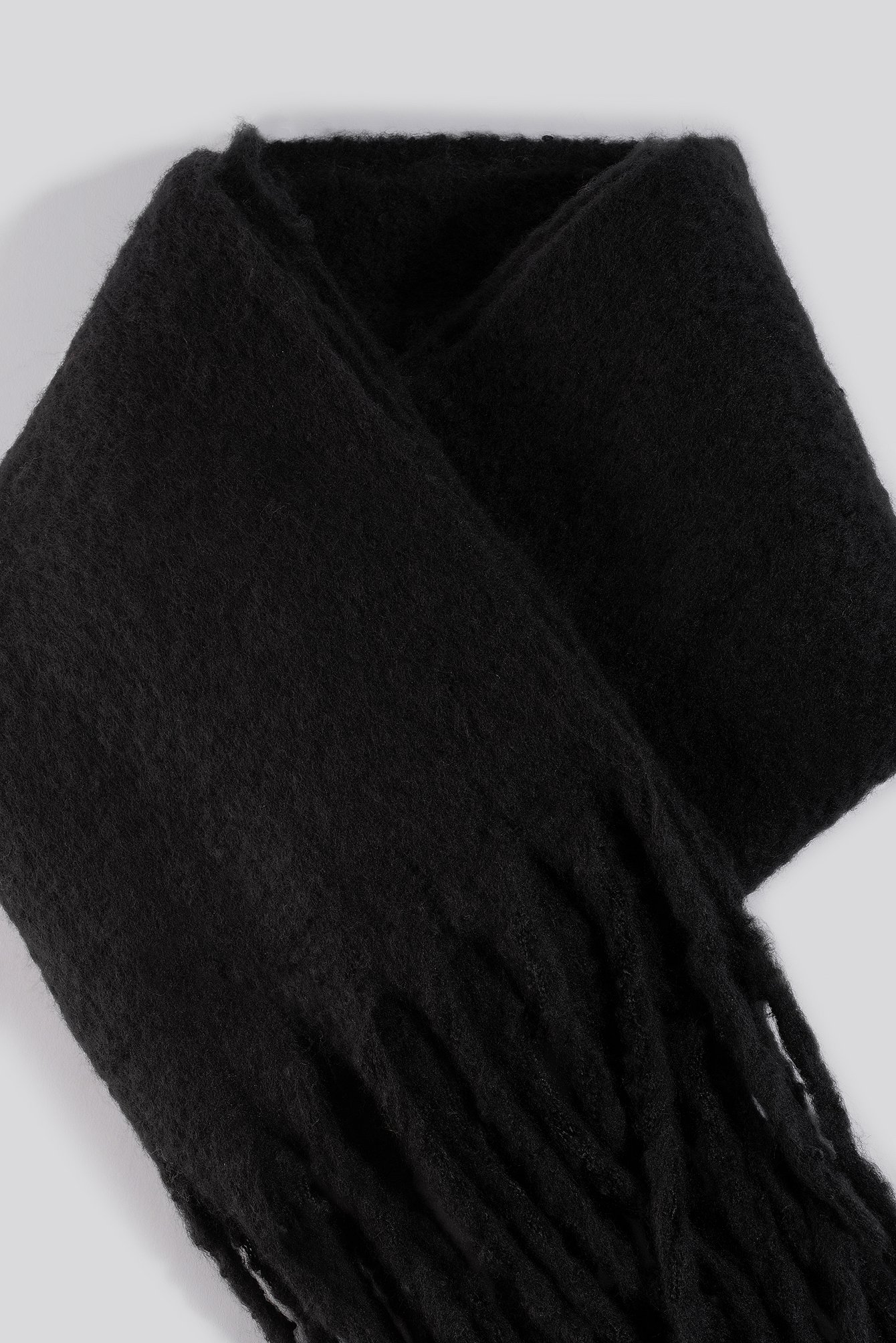 Chunky Fluffy Scarf Black | na-kd.com